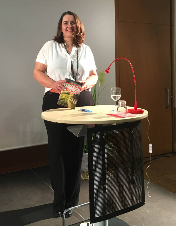 Mein Interview mit Romy Fölck, der Autorin von "Totenweg" - Jasmin ...